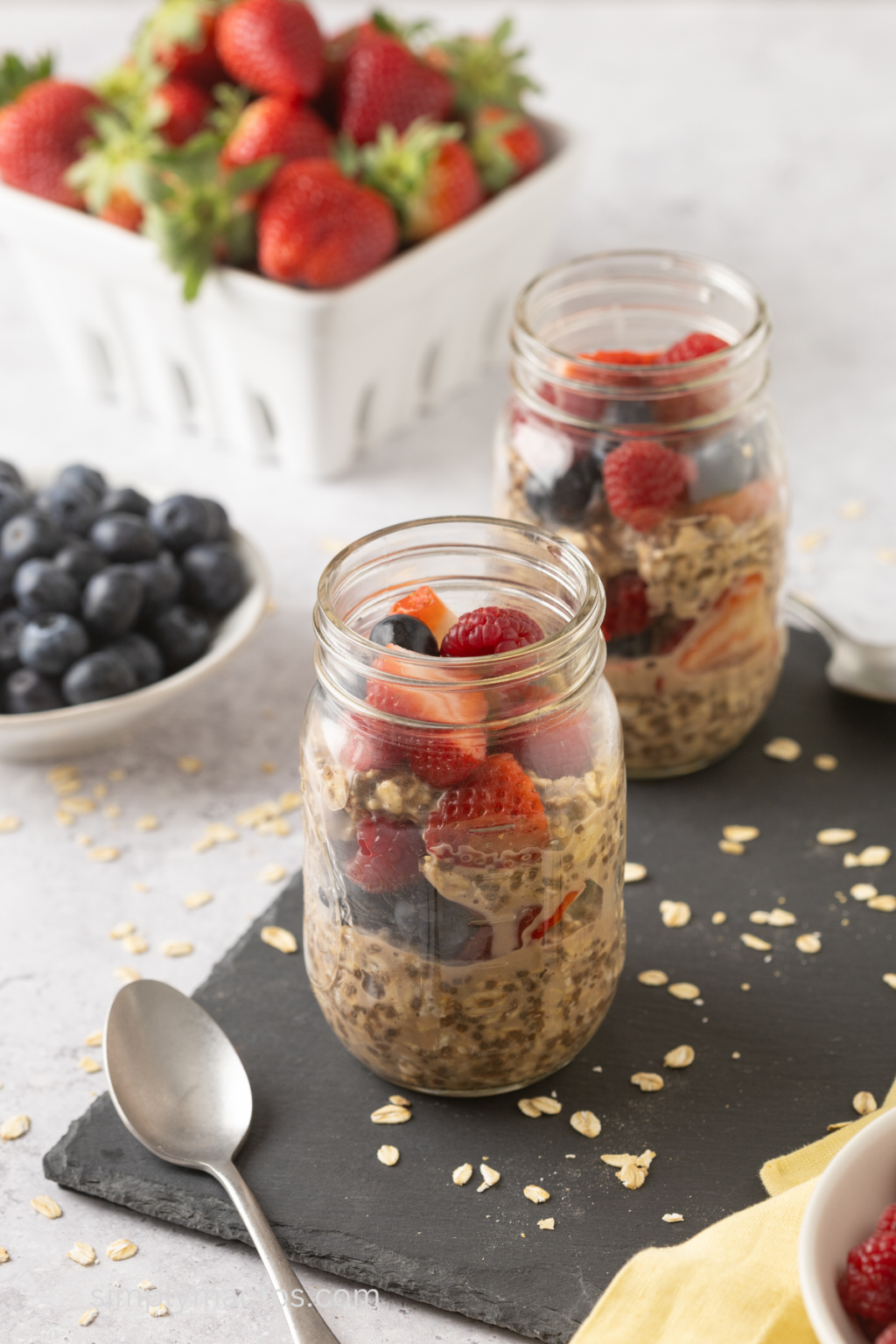 Mixed Berry Overnight Oats - Simply Macros